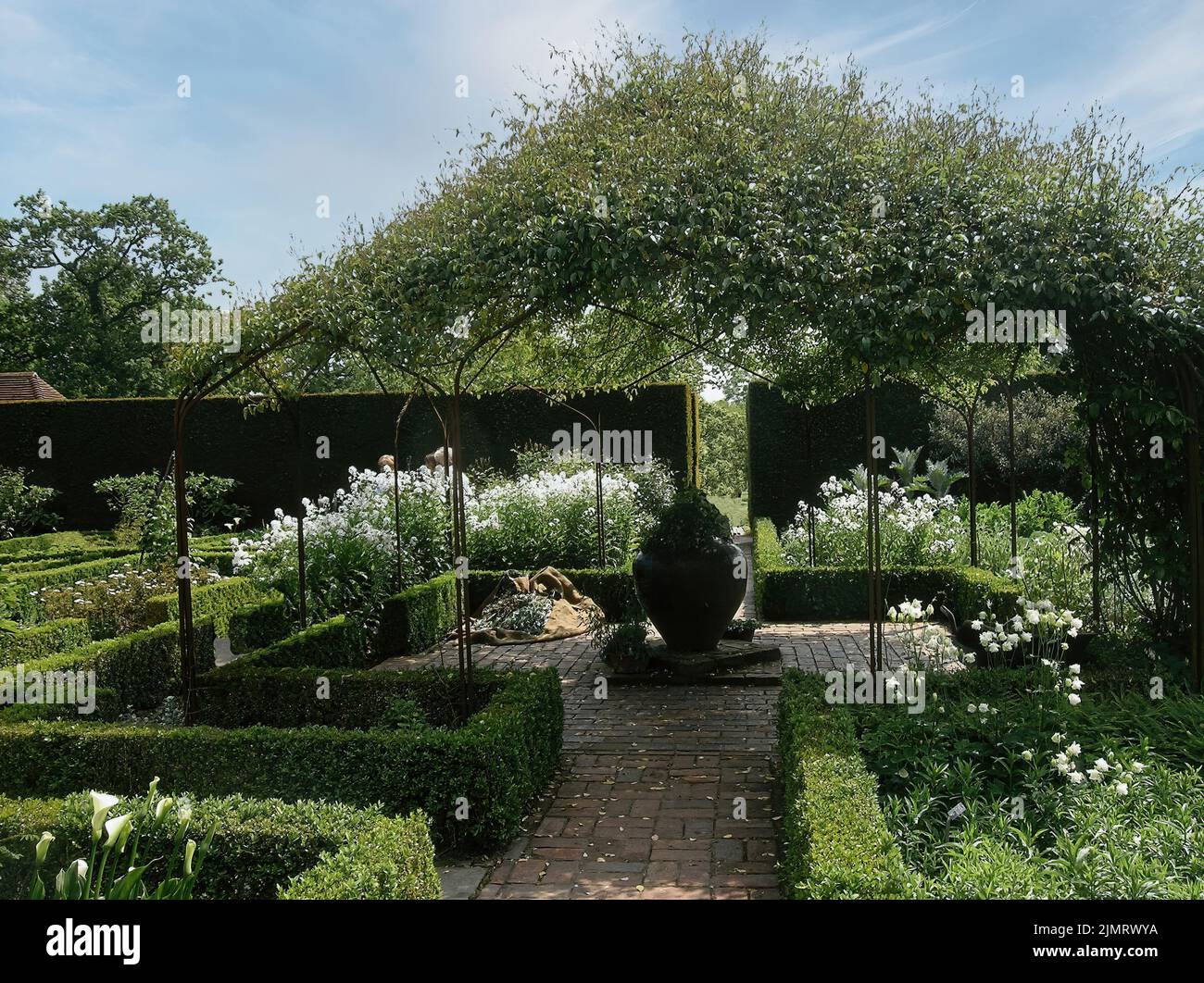 The Elizabethan tower at Sissinghurst in summer, one of the most famous ...
