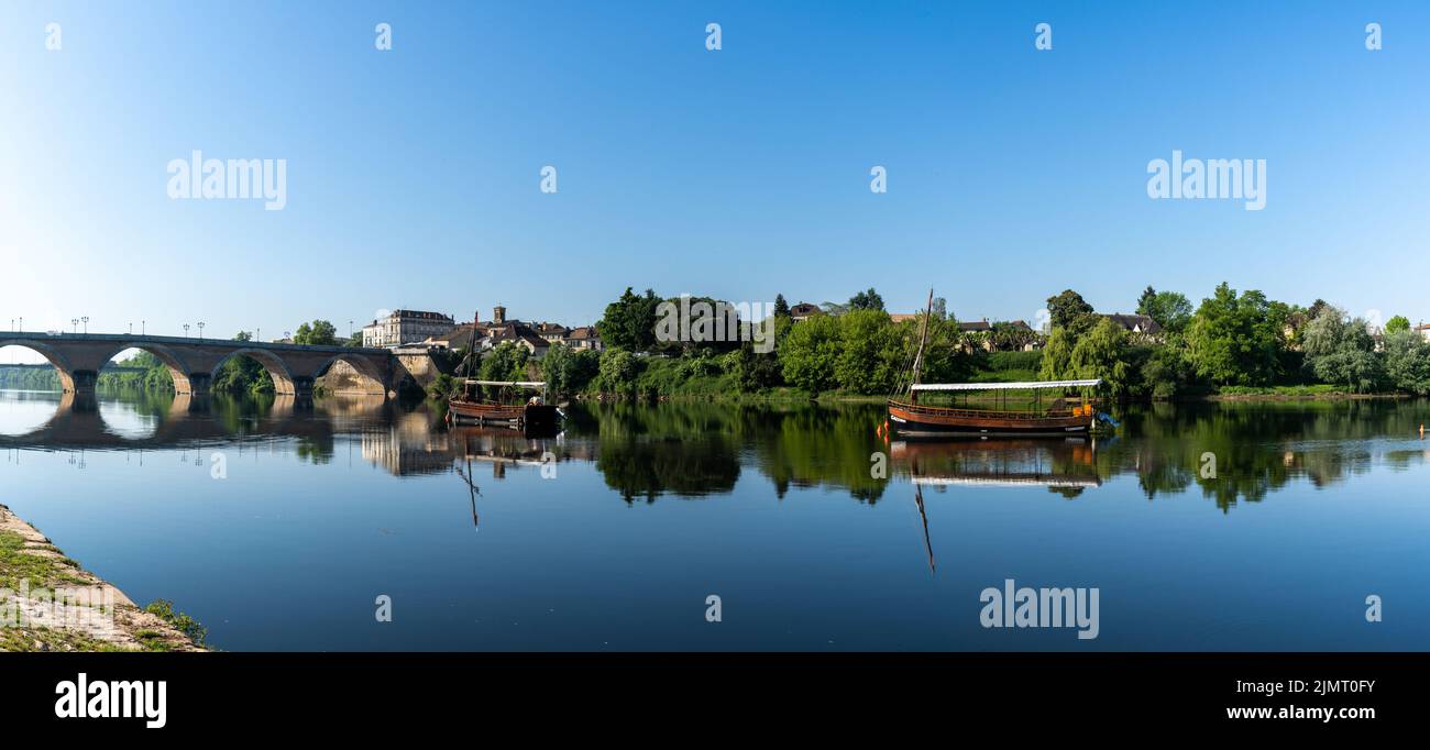 Boat bergerac dordogne france hi-res stock photography and images - Alamy