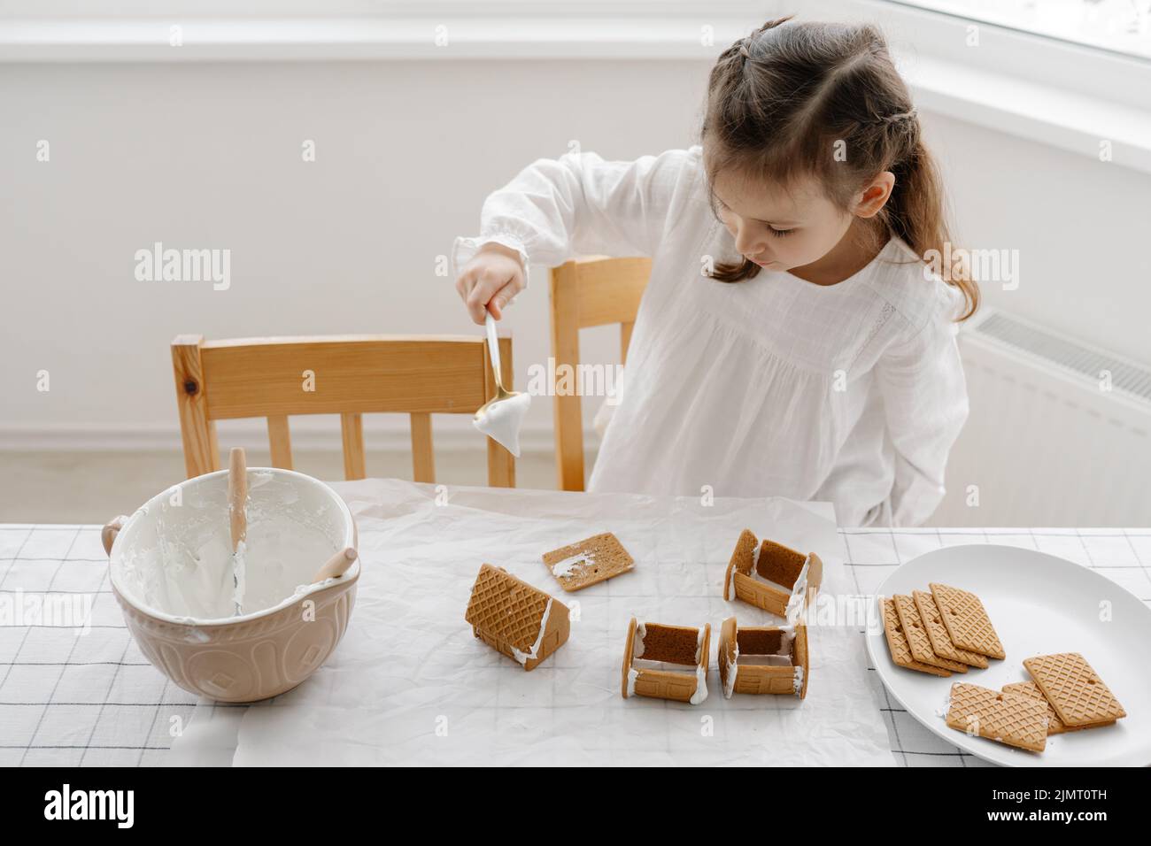 Gingerbread house - classic holiday tradition Stock Photo - Alamy