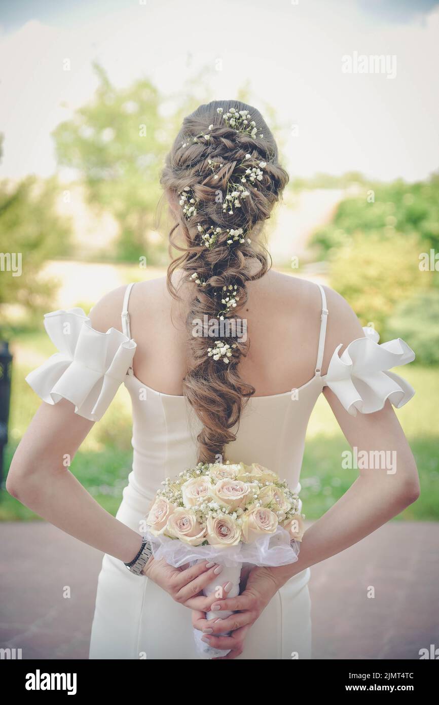 Bride waiting flowers hi-res stock photography and images - Alamy