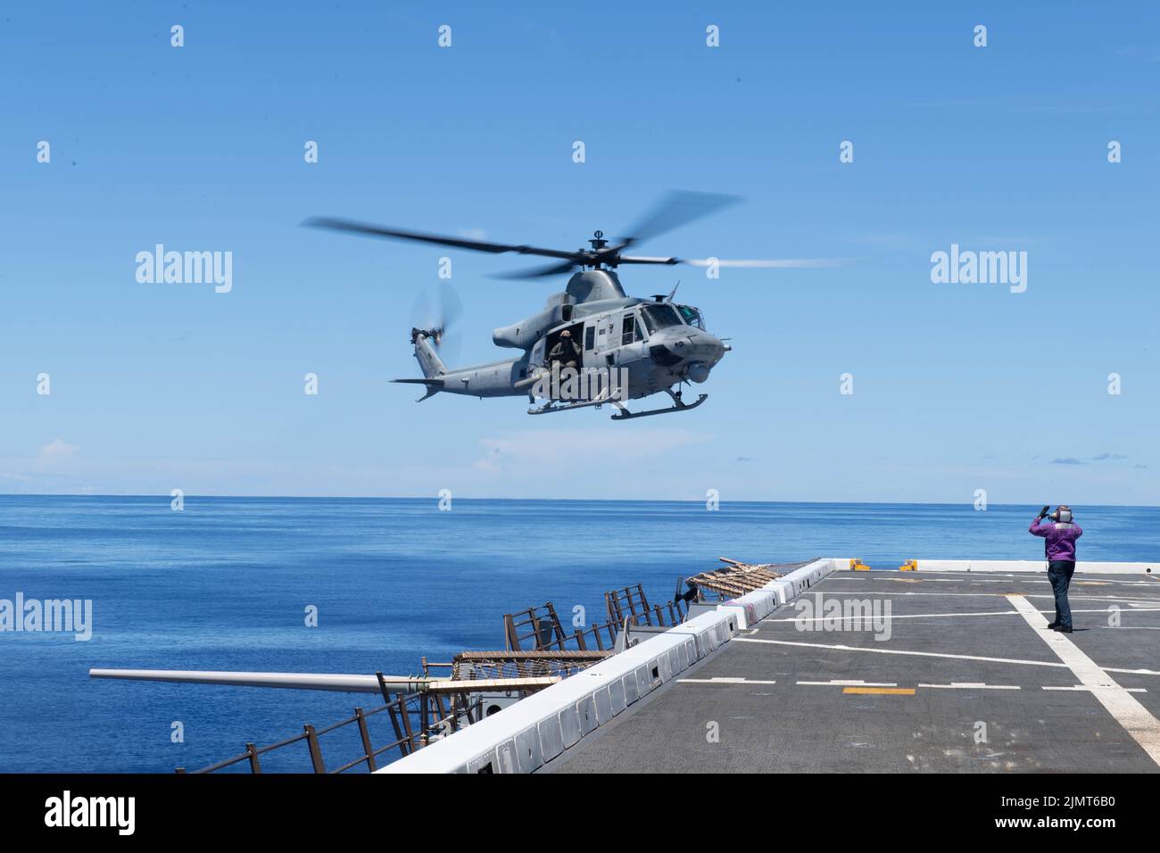 220805-N-XB010-1001 PHILIPPINE SEA (Aug. 5, 2022) A UH-1Y Huey ...