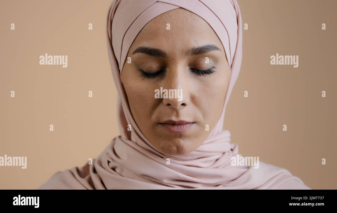 Eyes crying woman beautiful hi-res stock photography and images - Alamy