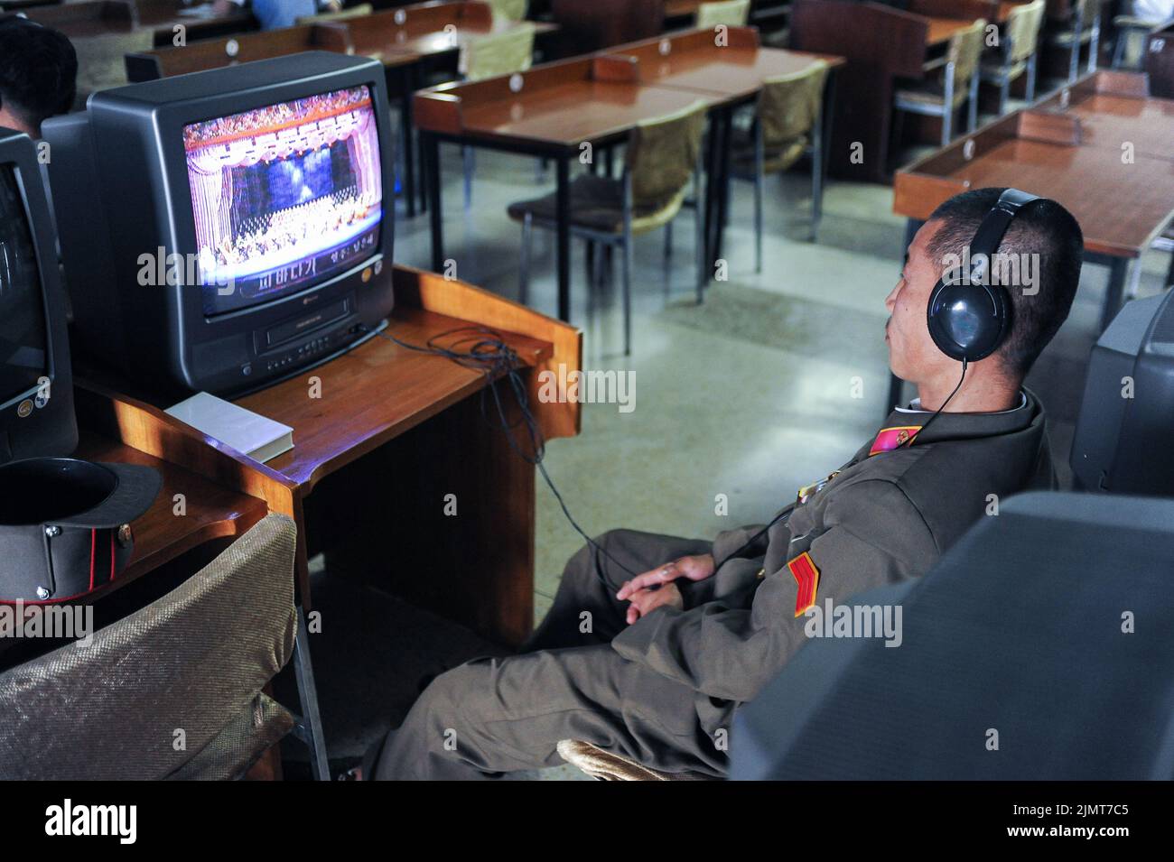 North korean military uniform hi-res stock photography and images - Alamy