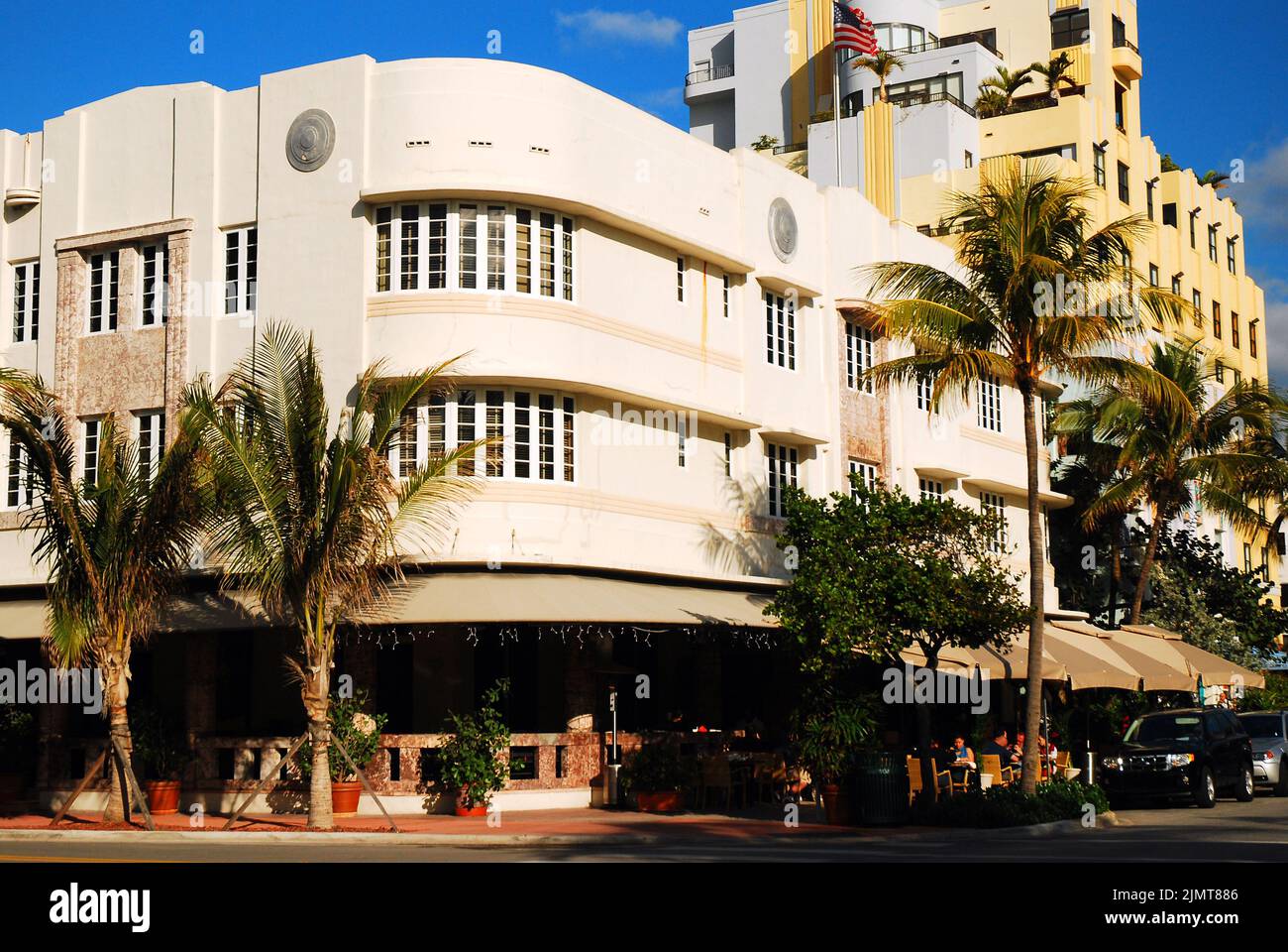 A Curving Art Deco buildings Stock Photo - Alamy