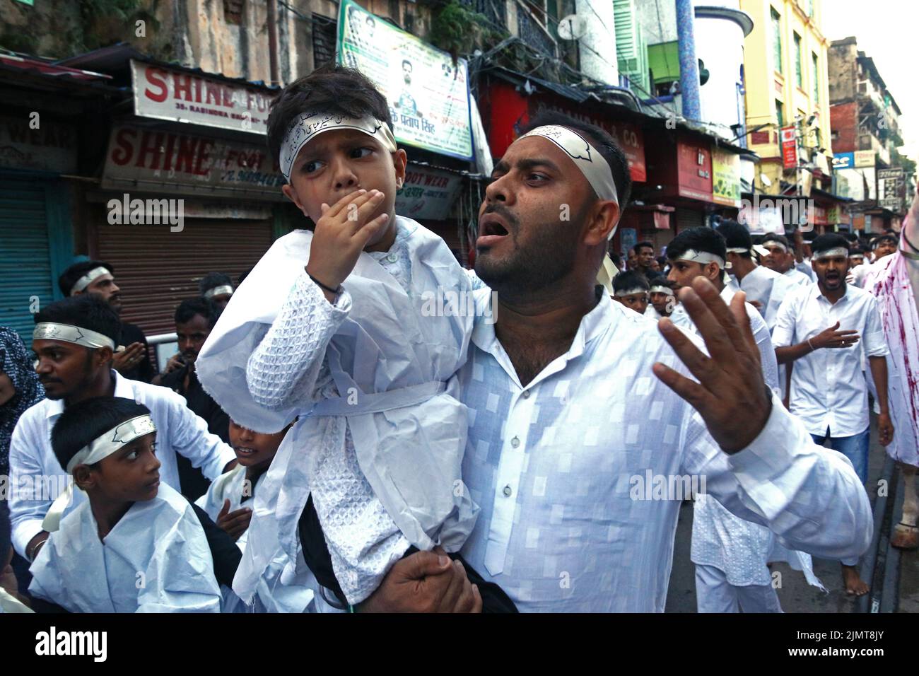 Kolkata, India. 07th Aug, 2022. Shia Muslims participate in a religious ...