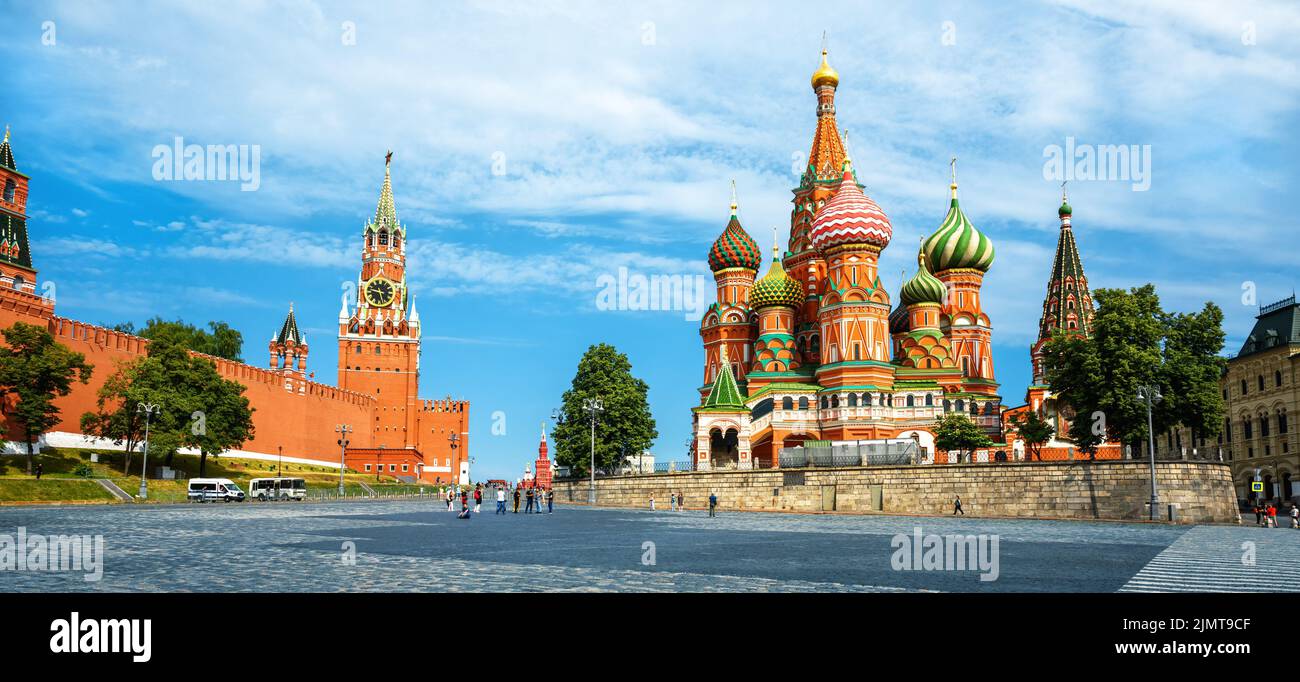 Moscow Kremlin and St Basil’s Cathedral, Russia. Panorama of famous ...
