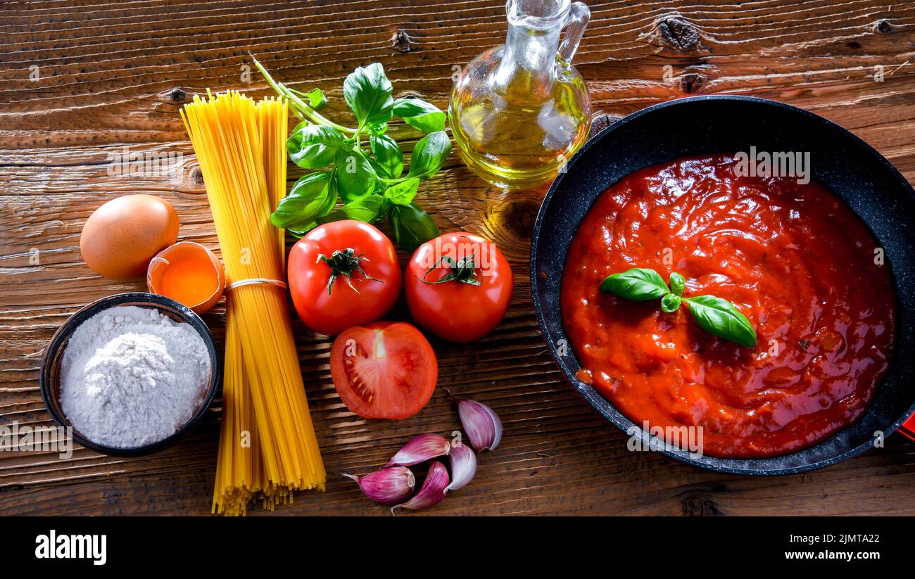 Composition with dried spaghetti Stock Photo - Alamy