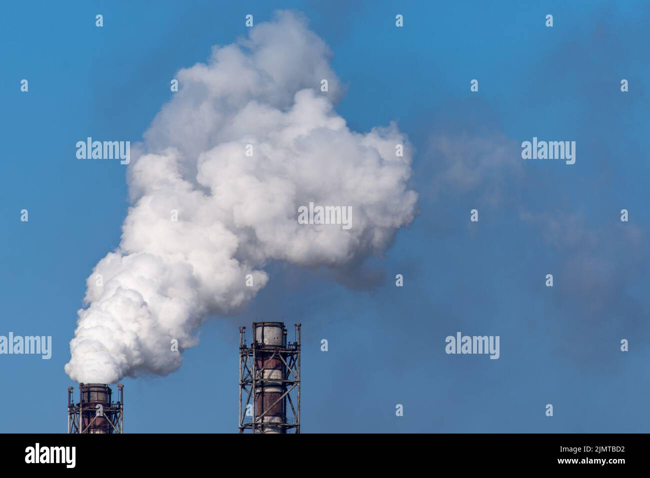 Coal fired power plant smoke stack hi-res stock photography and images ...