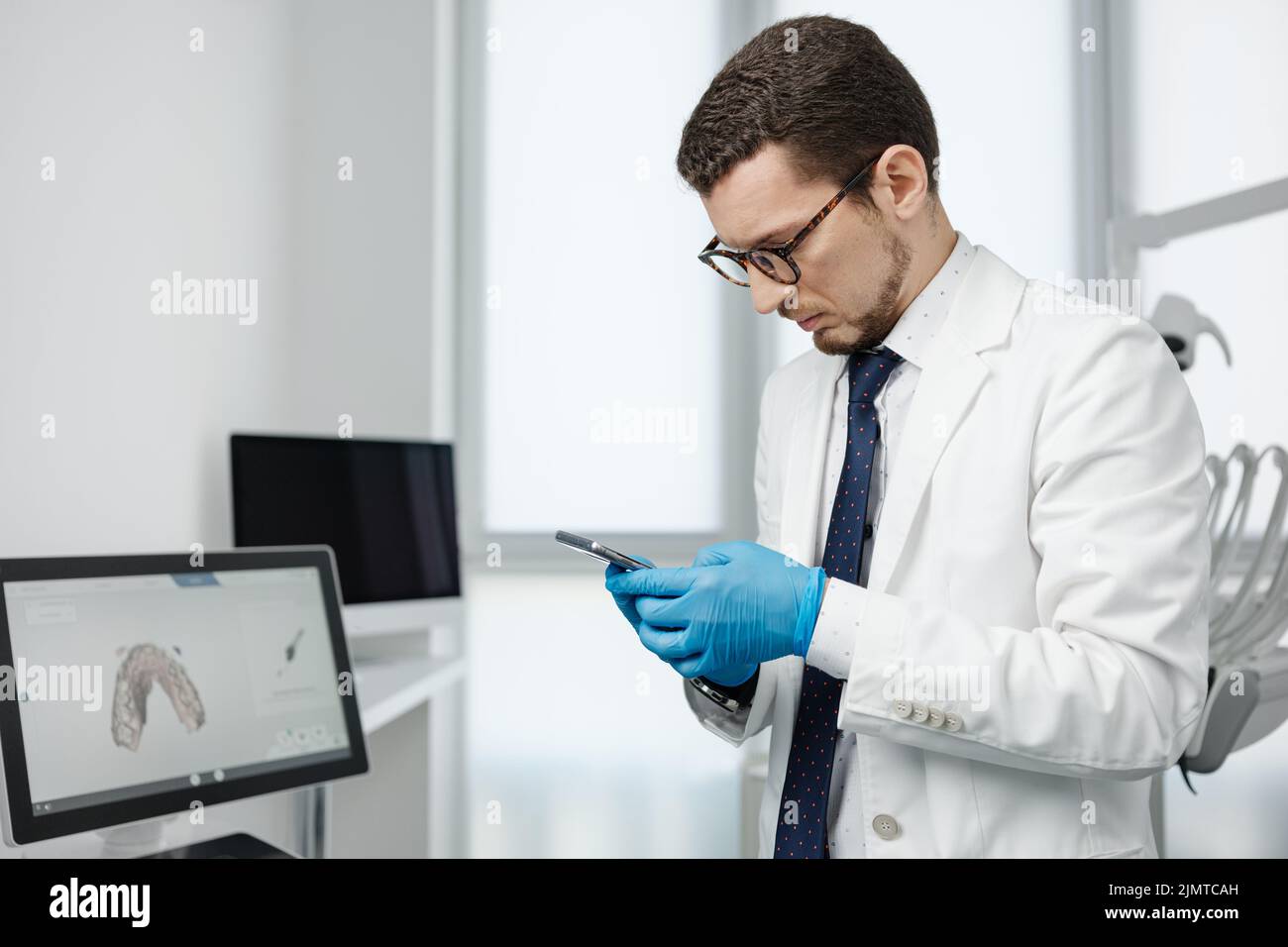 Mobile dental office hi-res stock photography and images - Alamy