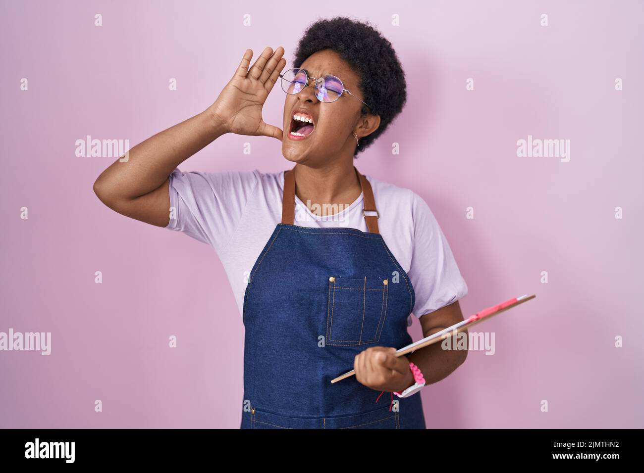 Person yelling restaurant worker hi-res stock photography and images ...