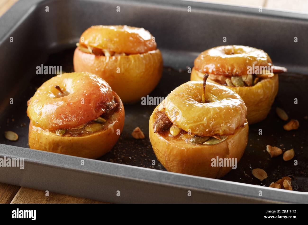 Pan apples hi-res stock photography and images - Alamy