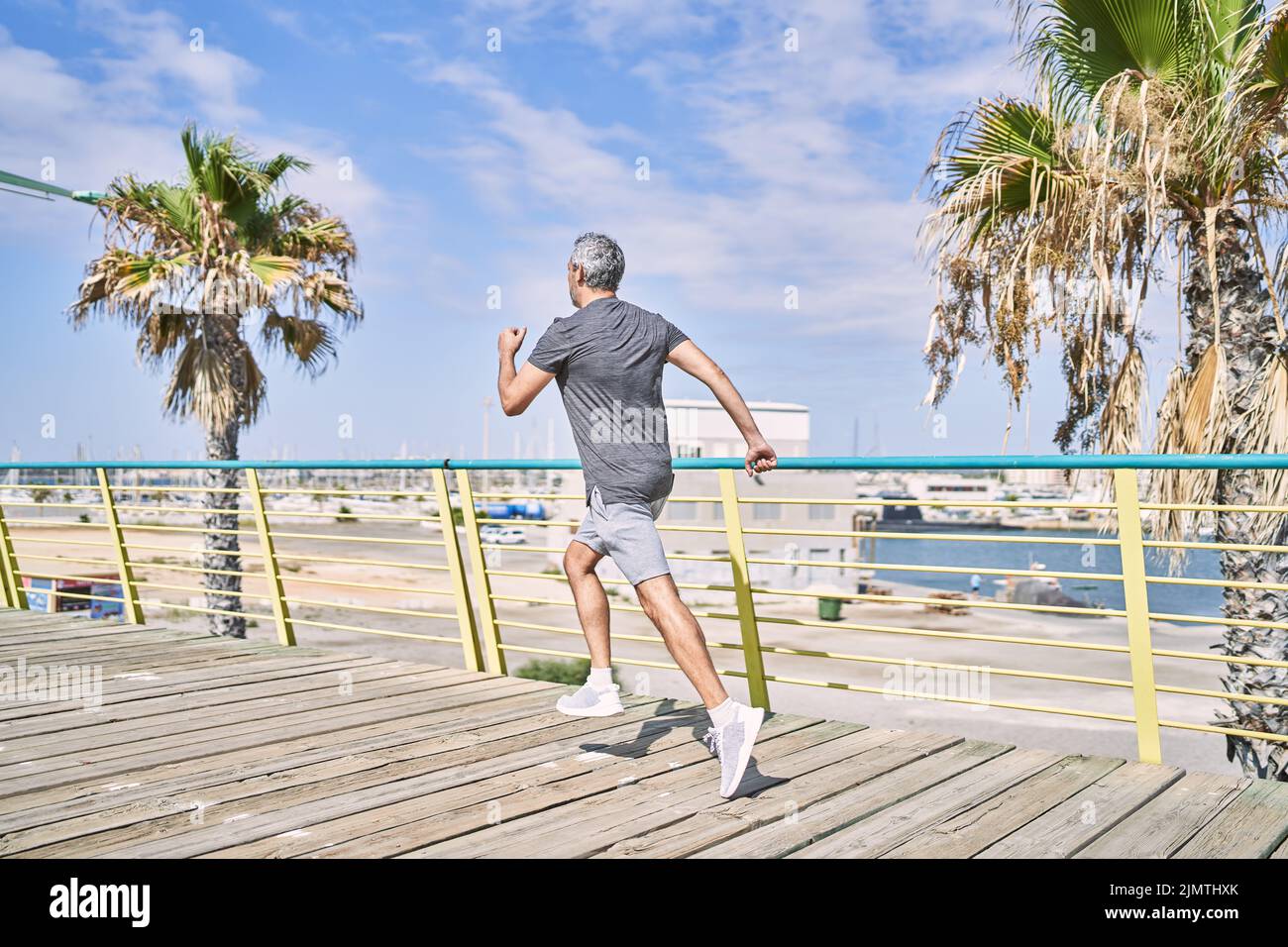 Backward running race hi-res stock photography and images - Alamy