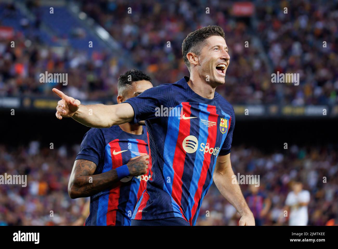 Robert lewandowski goal celebration hi-res stock photography and images ...