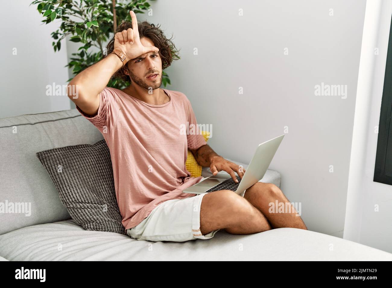 Loser hand gesture computer hi-res stock photography and images - Alamy