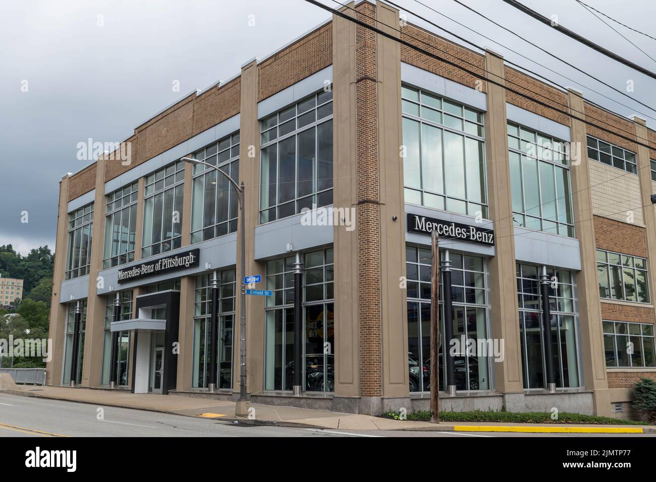 Mercedes of pittsburgh dealership hi-res stock photography and images ...