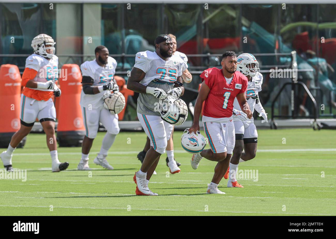 Miami. FL USA; Cornerback Xavien Howard (25) runs out to practice with ...