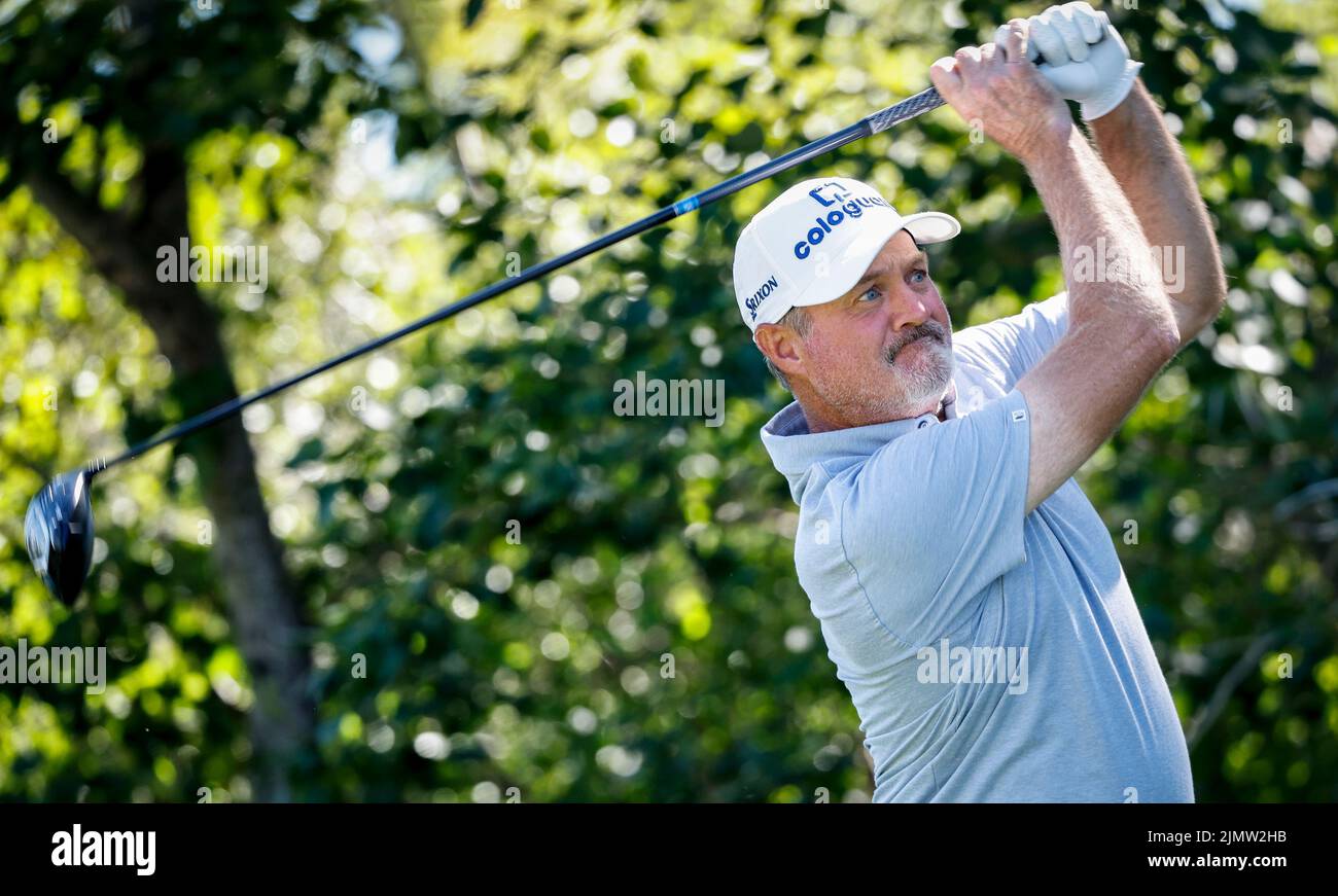 Jerry Kelly, of the United States, hits from the 15th tee during the ...