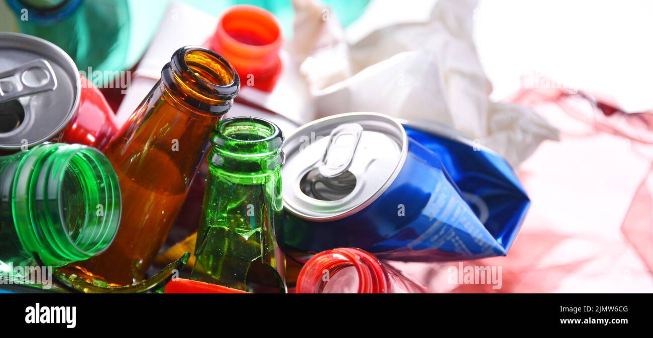 Recyclable garbage consisting of glass, plastic, metal and paper Stock ...