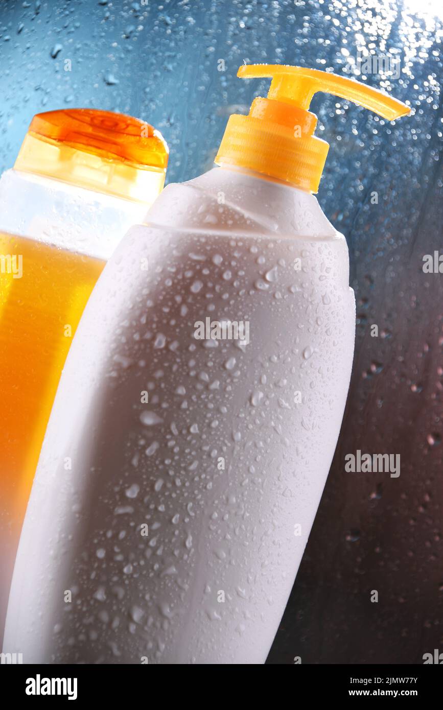 Soap shampoo conditioner hair body containers hi-res stock photography ...