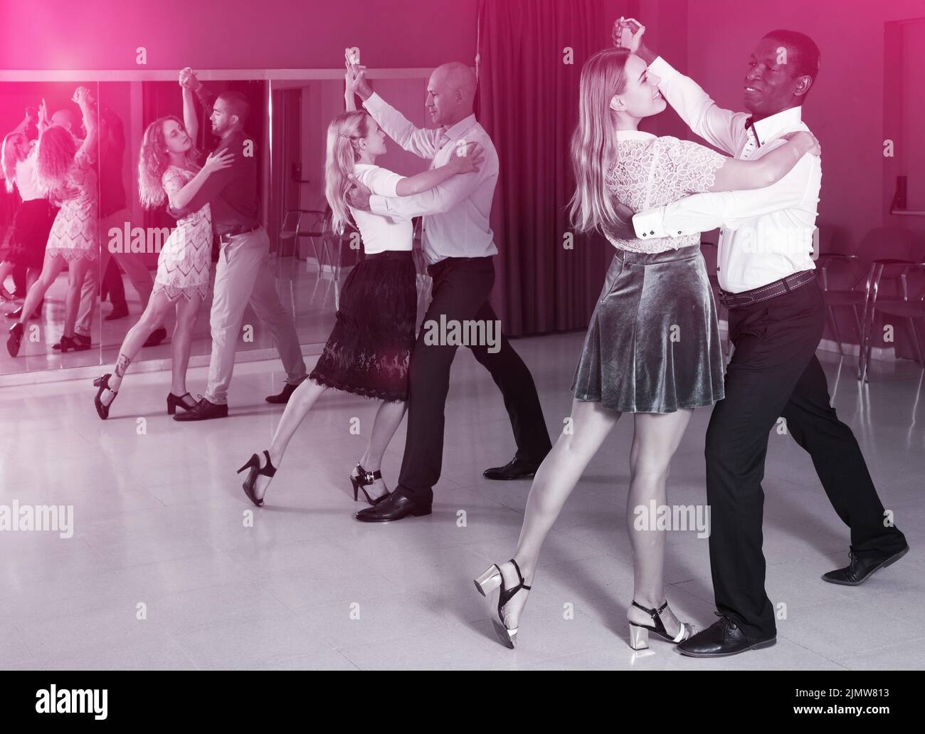 People learning to dance waltz Stock Photo - Alamy