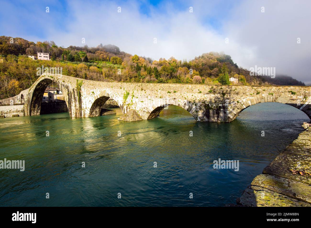 The bridge crosses the Serchio River Stock Photo - Alamy