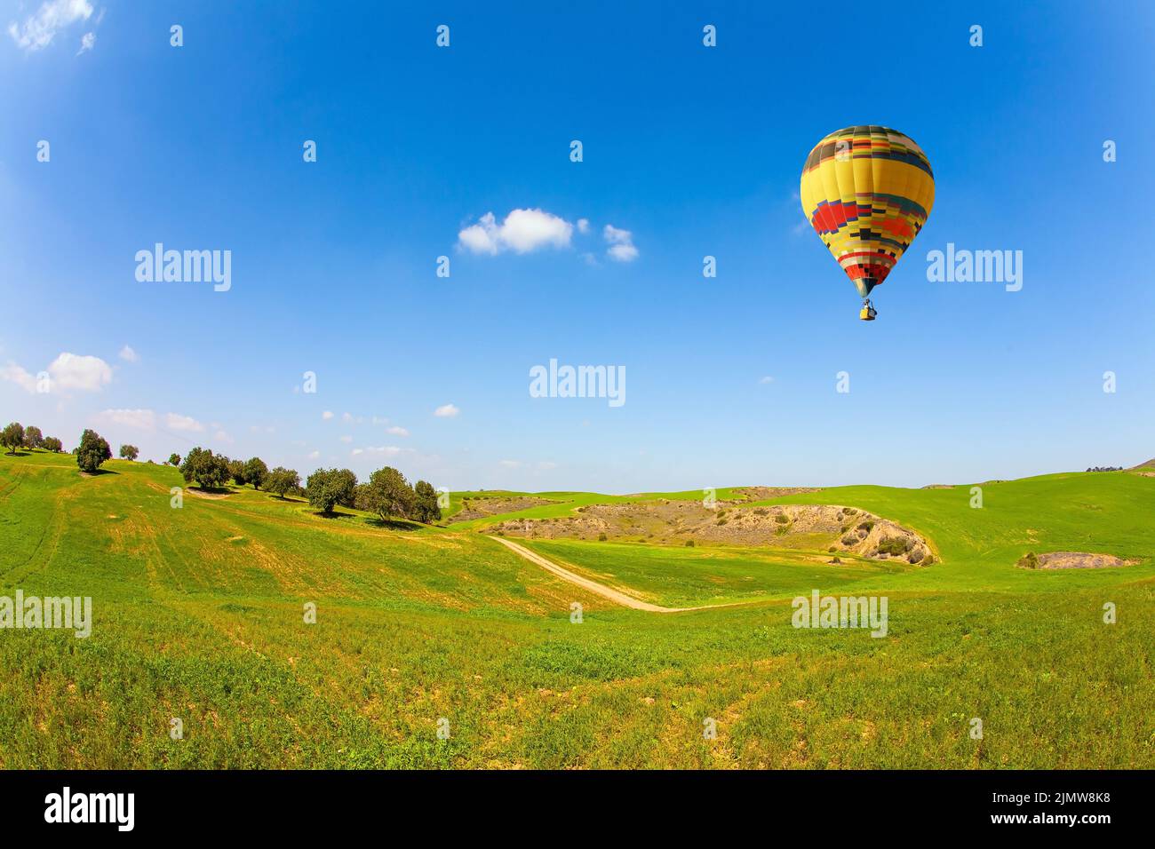 Scenic hot air balloon hi-res stock photography and images - Alamy