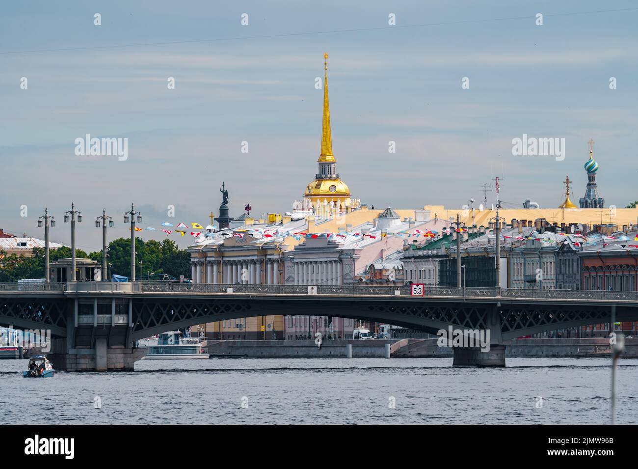 Golden spire hi-res stock photography and images - Alamy