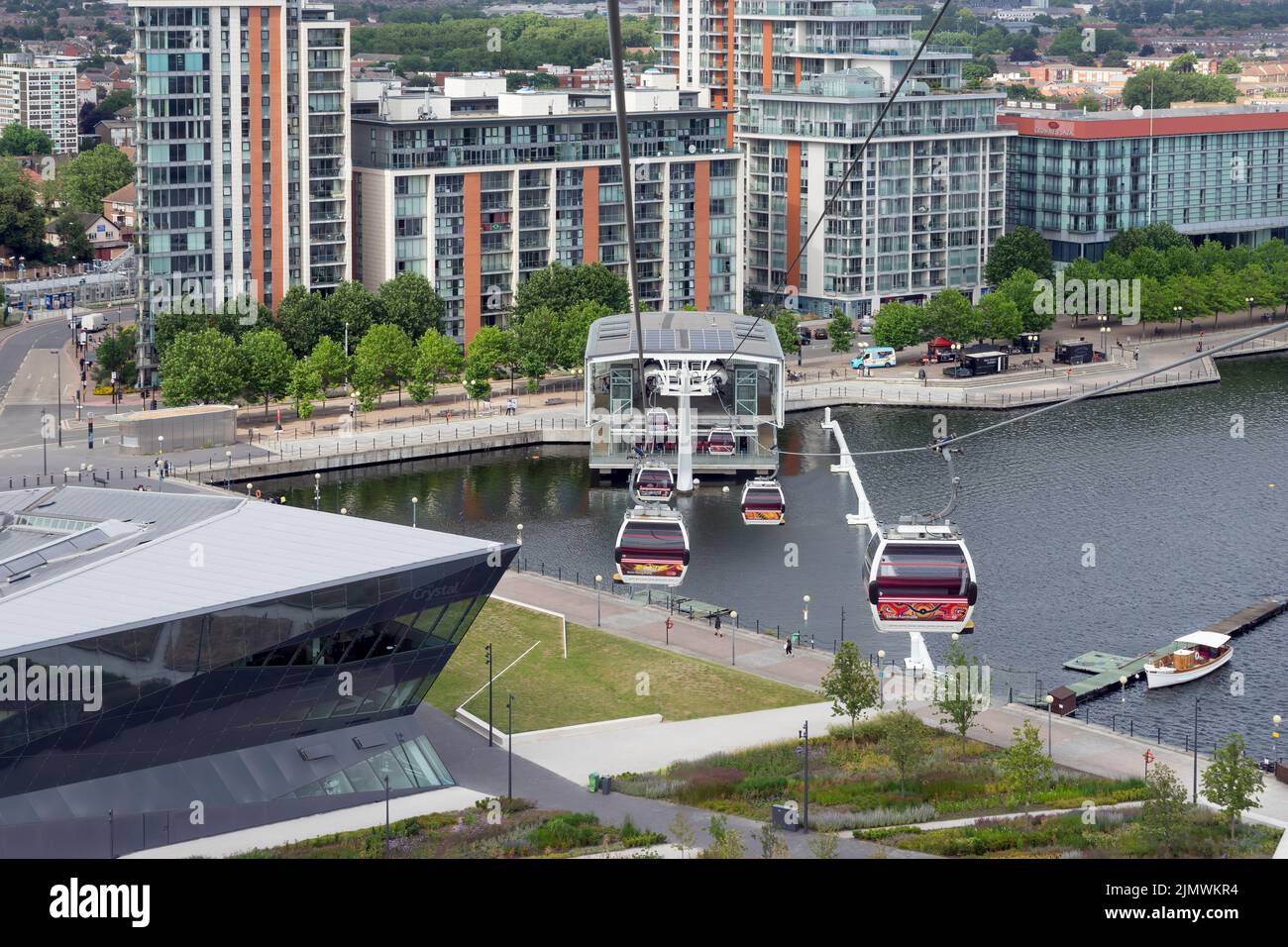 View of the London cable car over the River Thames Stock Photo - Alamy