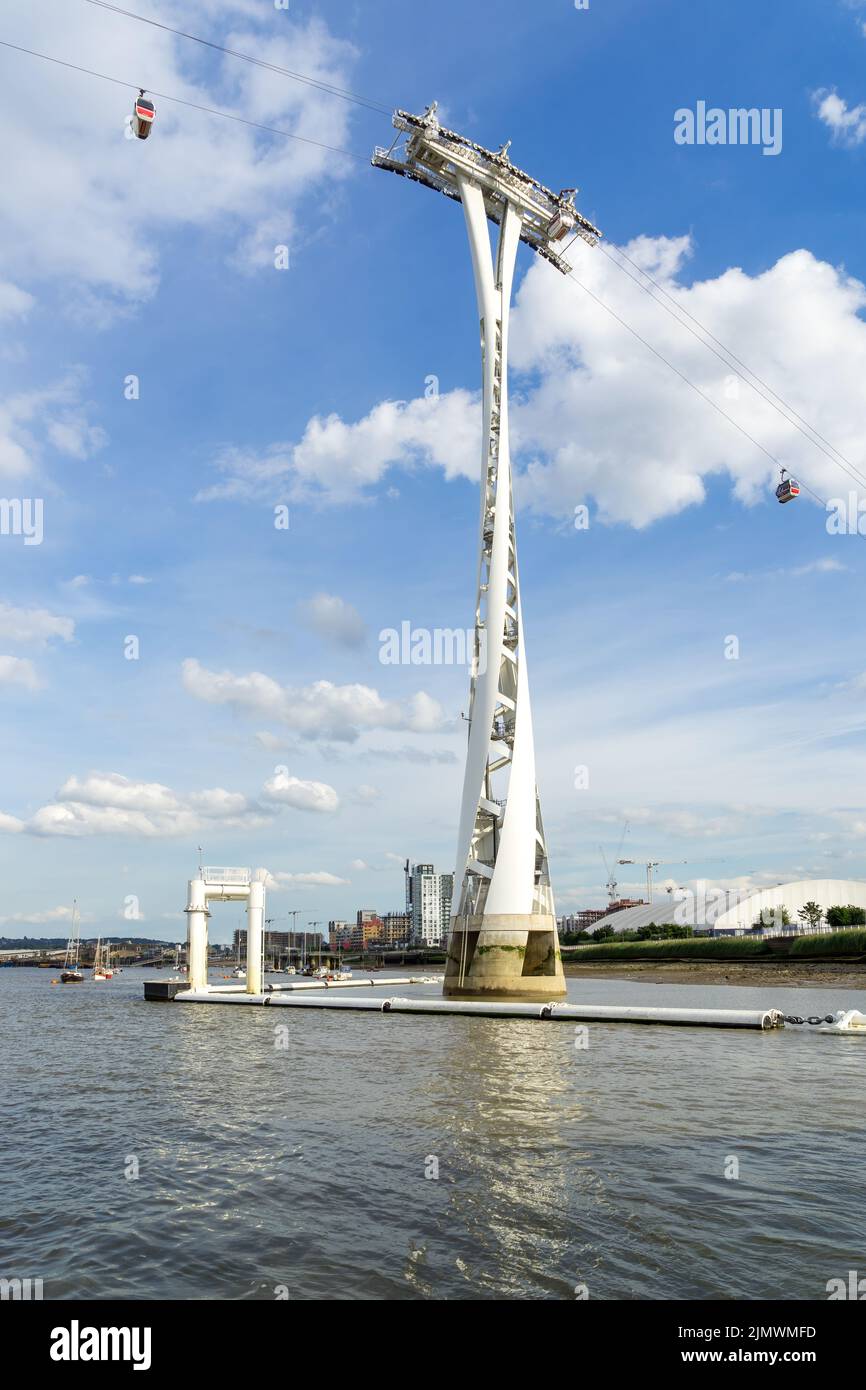 Cross over, cable hi-res stock photography and images - Alamy