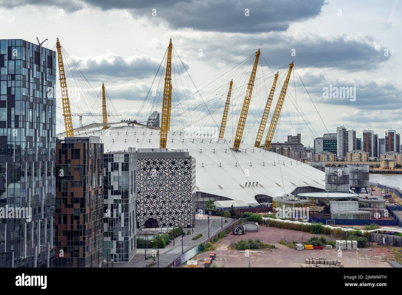 View of the O2 building Stock Photo - Alamy