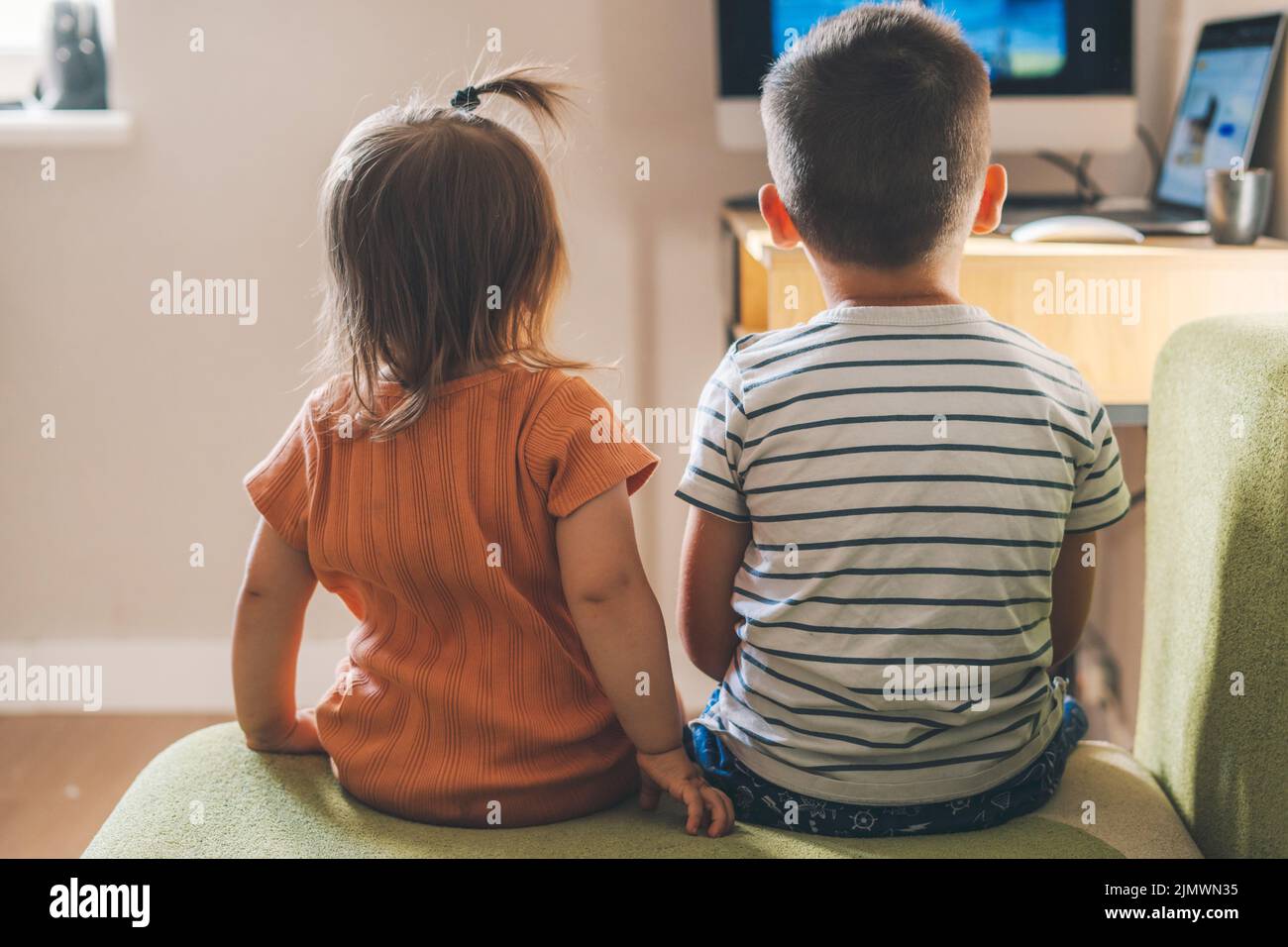 Back view sofa tv hi-res stock photography and images - Alamy