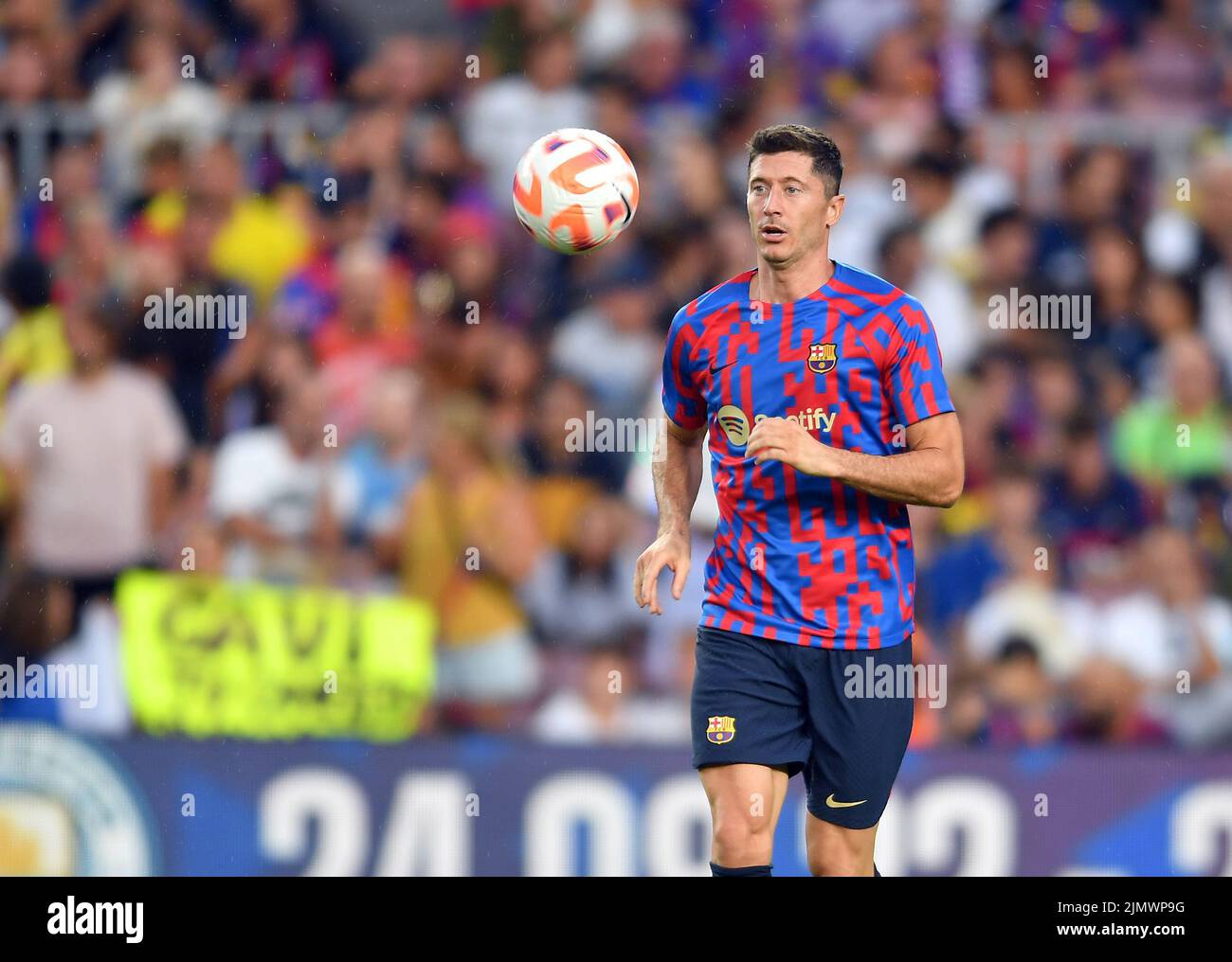 Robert lewandowski barcelona pumas hi-res stock photography and images ...