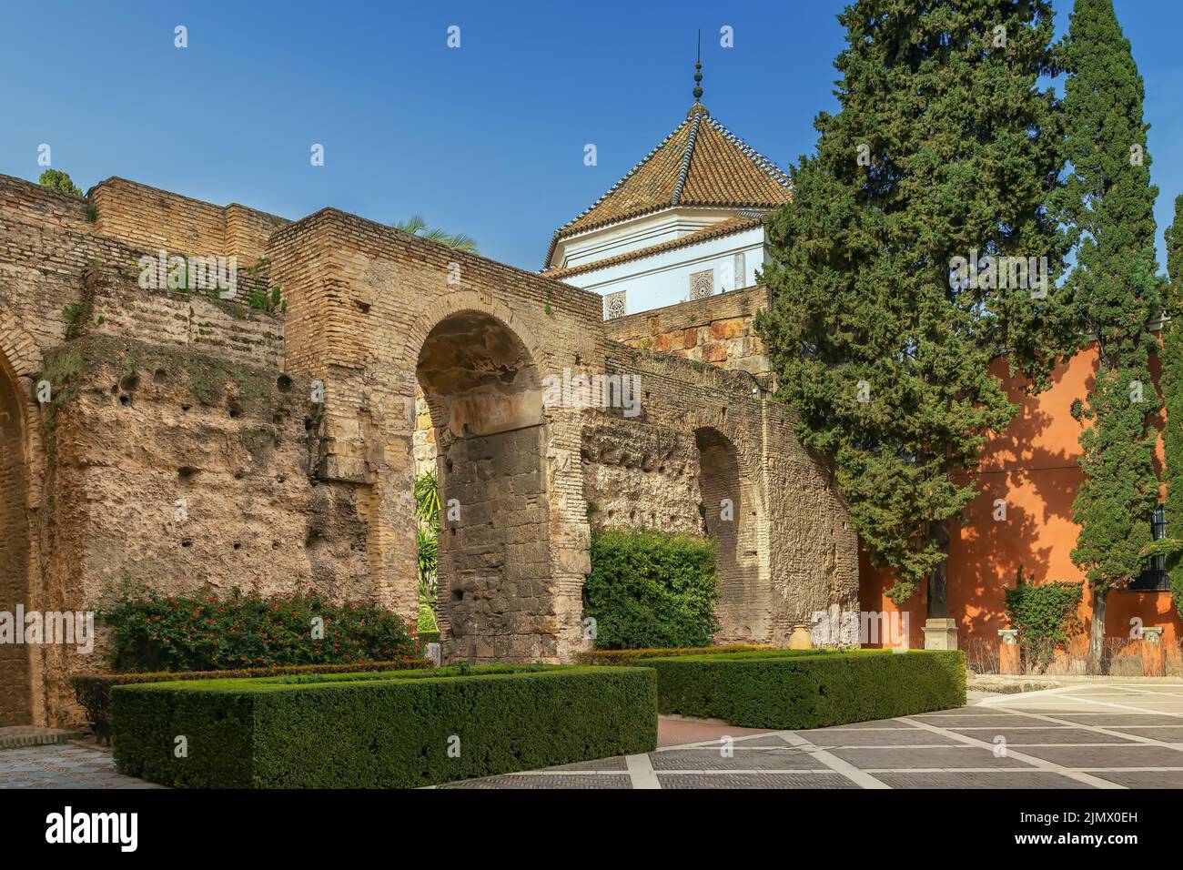 Alcazar seville exterior hi-res stock photography and images - Alamy