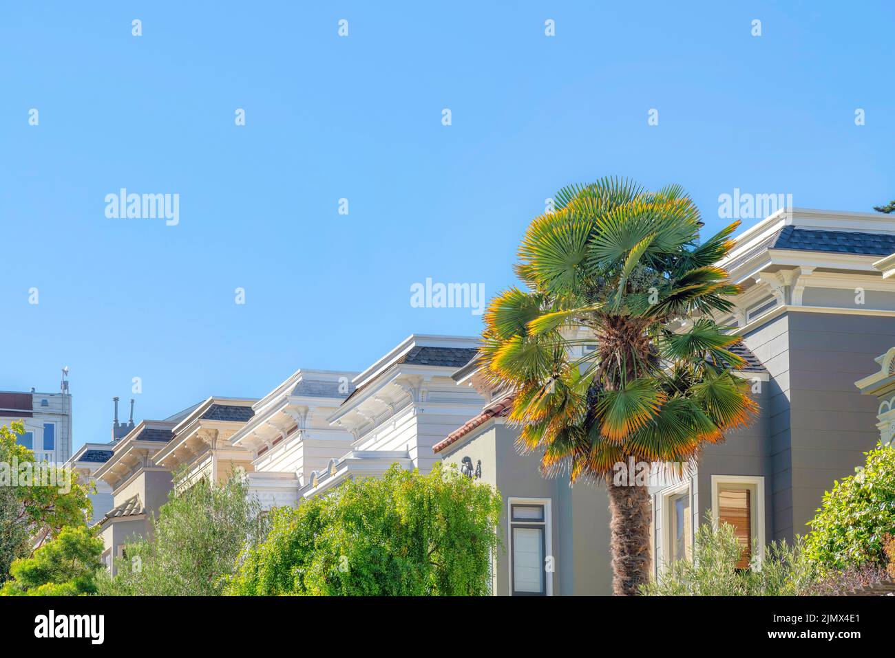 Layered view of house structures in the suburbs of San Francisco ...