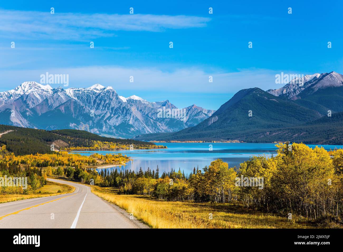 Abraham lake in alberta hi-res stock photography and images - Alamy