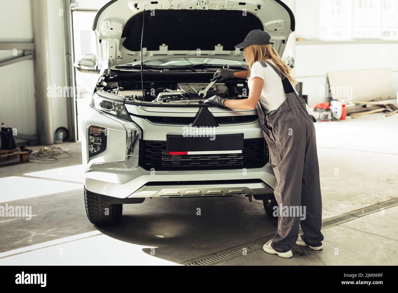 Car open bonnet mechanic hi-res stock photography and images - Alamy