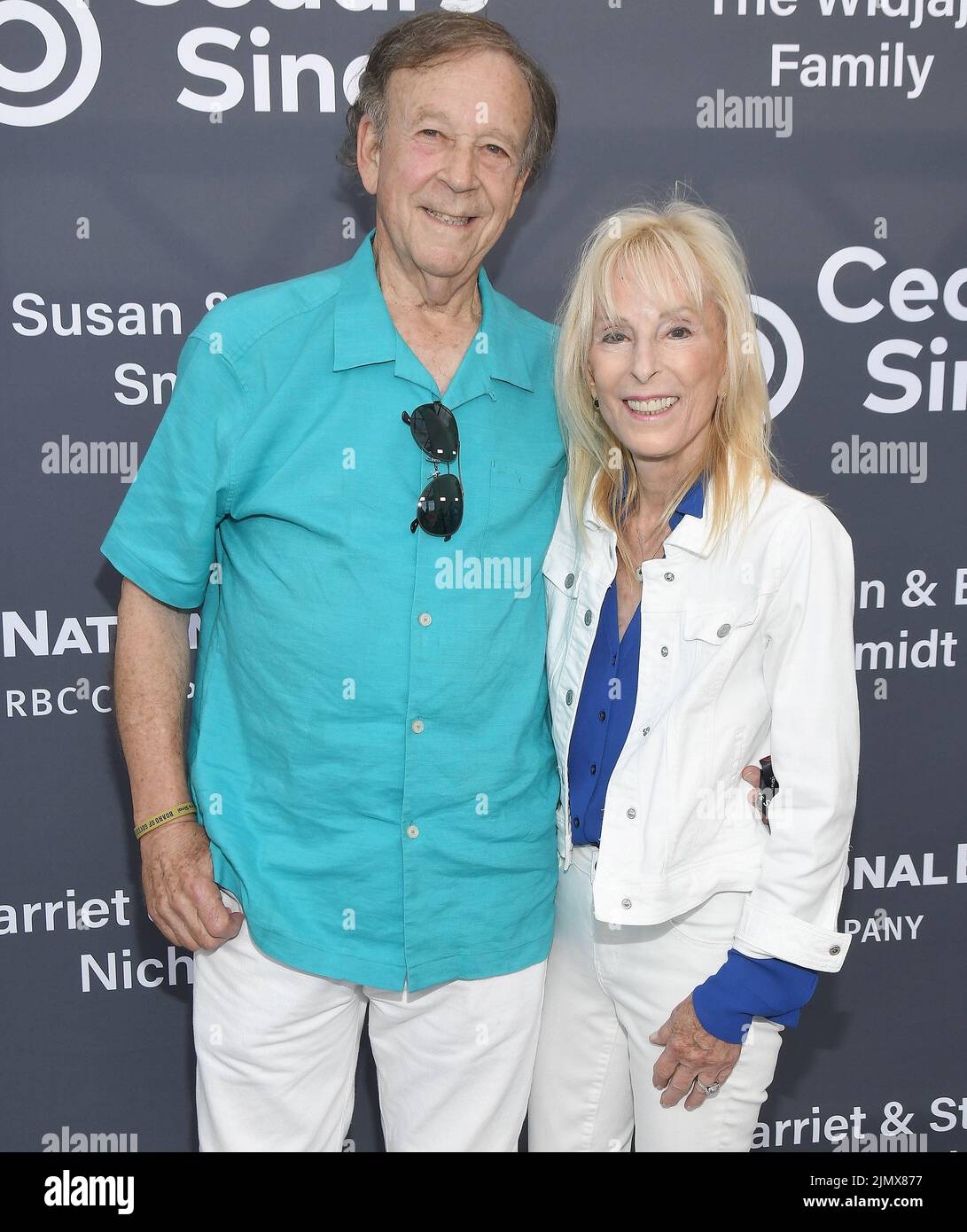 (L-R) Bob Spivak and Leslie Spivak at the Cedars-Sinai Board Of ...