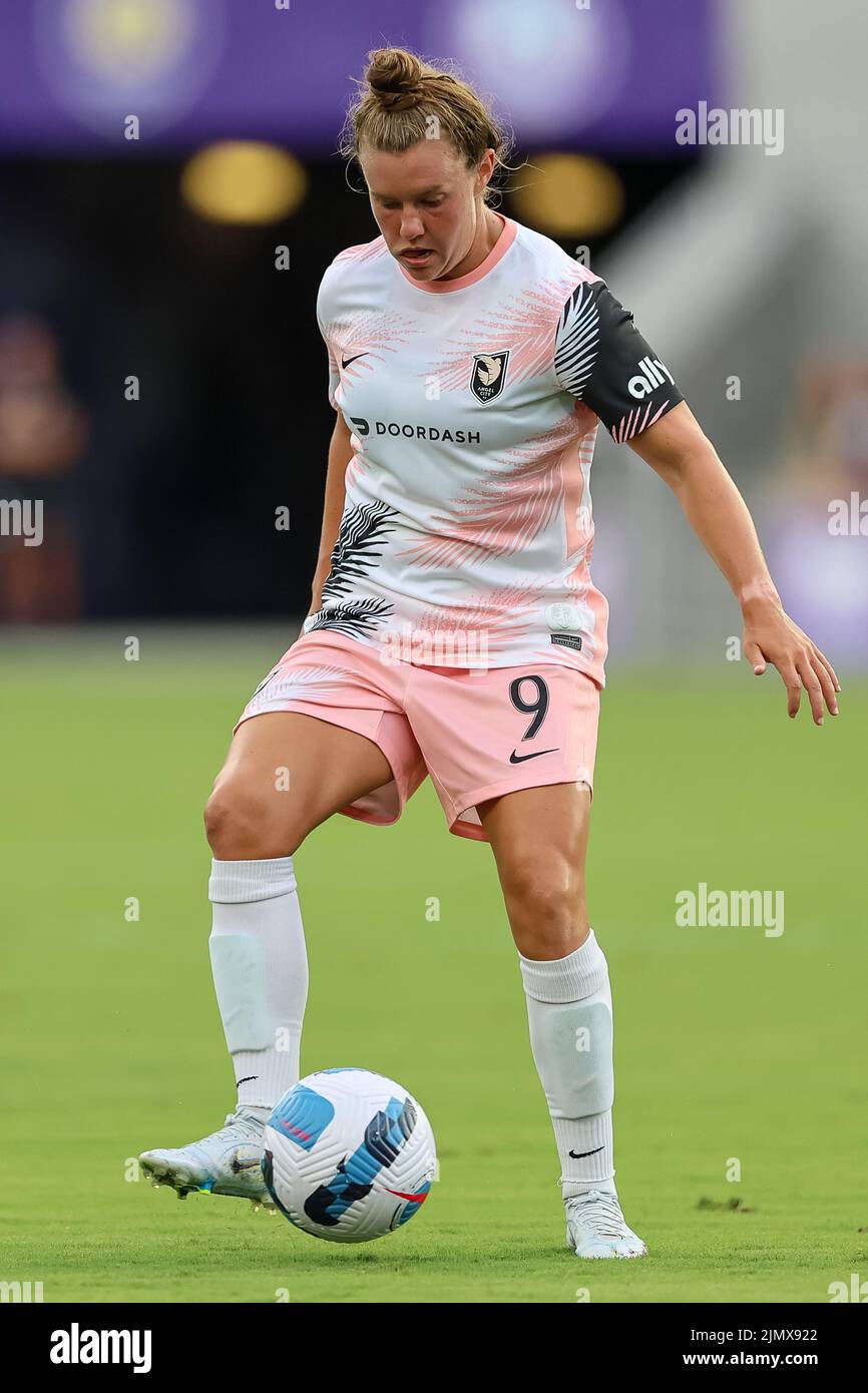 Savannah mccaskill hi-res stock photography and images - Alamy