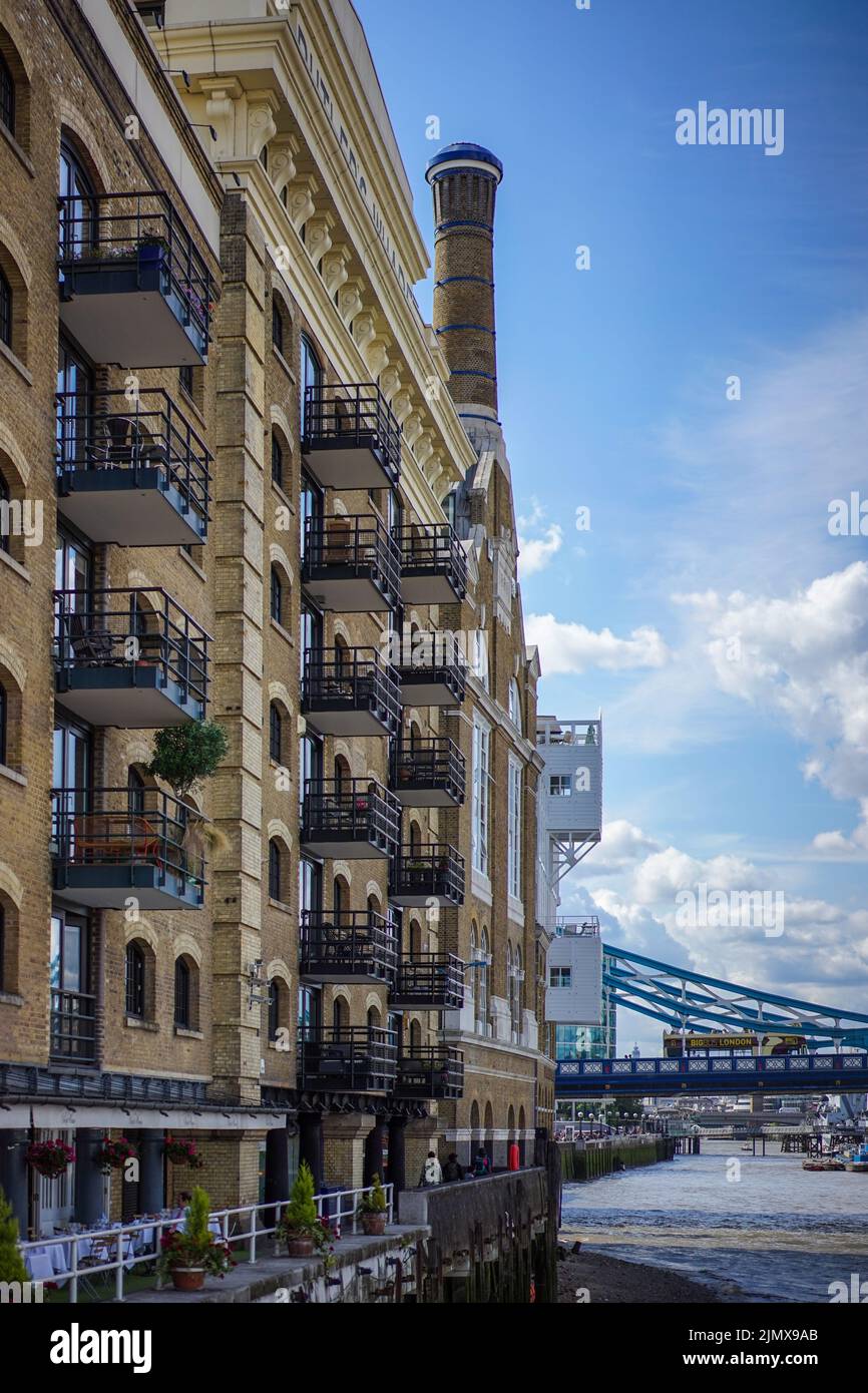 In butlers wharf hi-res stock photography and images - Alamy
