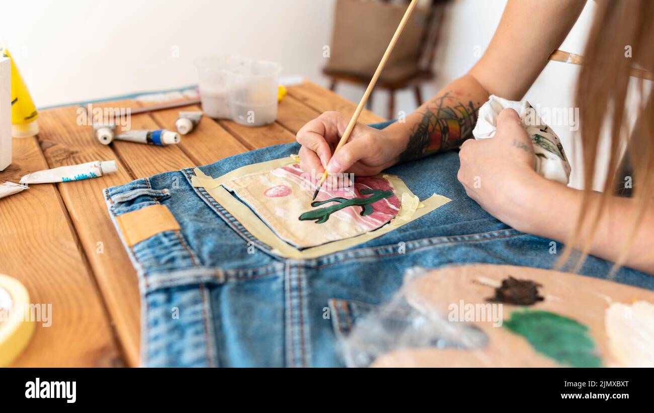 Close up artist equipment painting hi-res stock photography and images ...