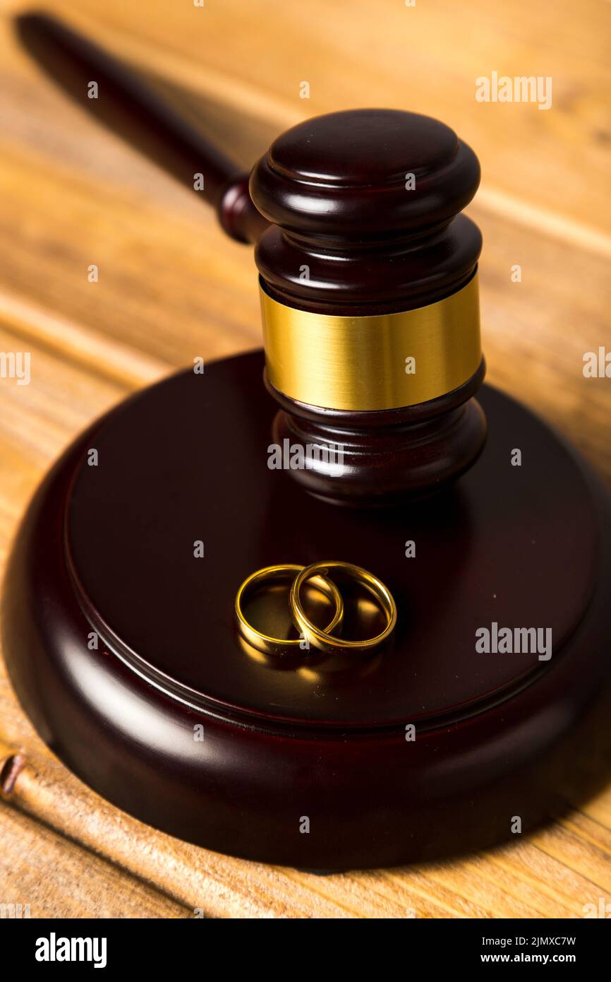 Close up with judge gavel stand with wedding rings Stock Photo - Alamy
