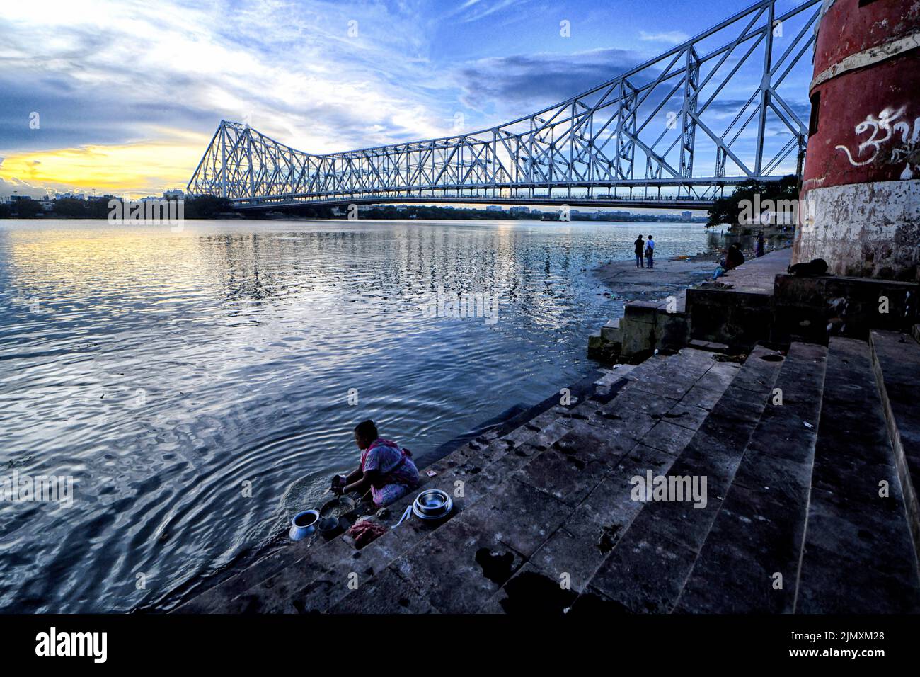 Howrah bridge iconic landmark kolkata hi-res stock photography and ...