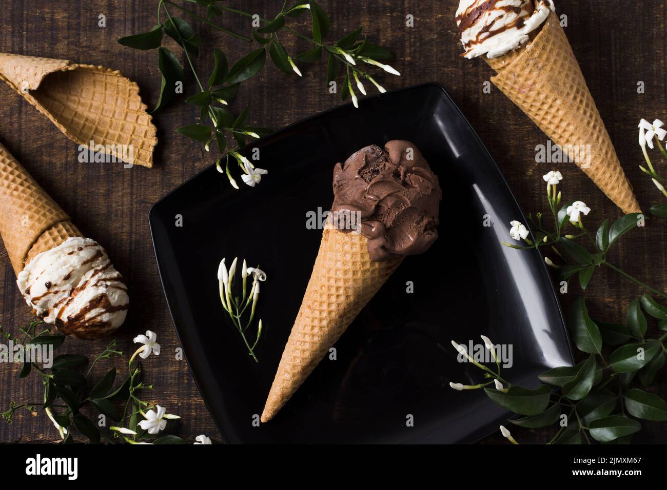 Pink ice cream topping hi-res stock photography and images - Alamy