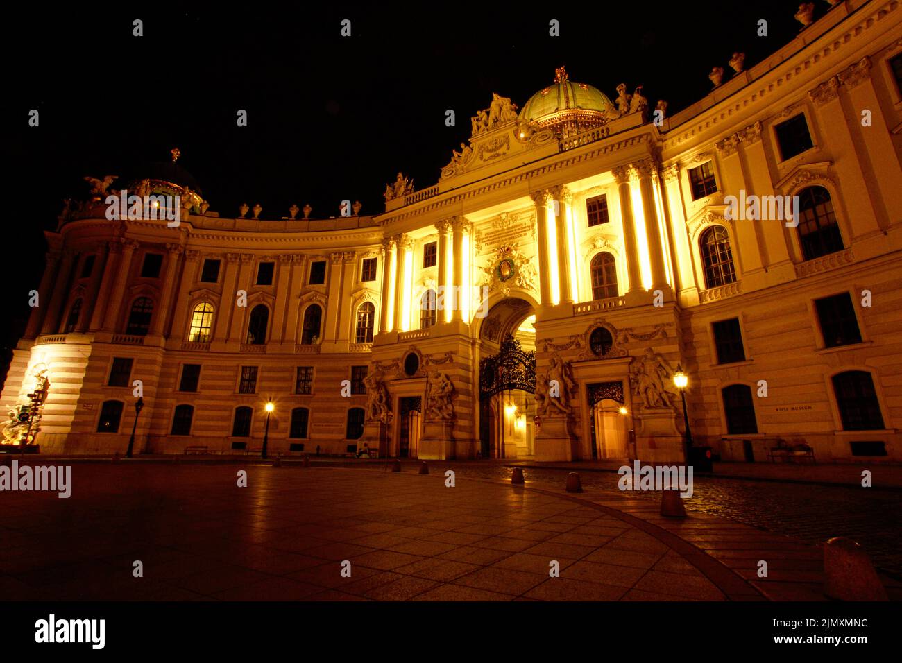 Vienna austria night view hi-res stock photography and images - Alamy
