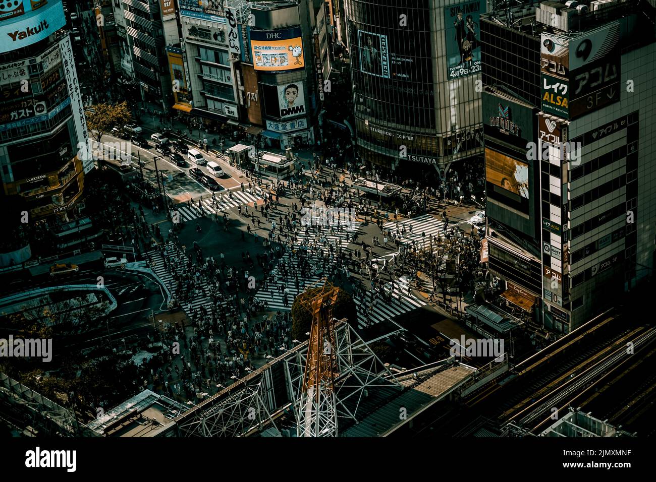 Shibuya station square hi-res stock photography and images - Alamy