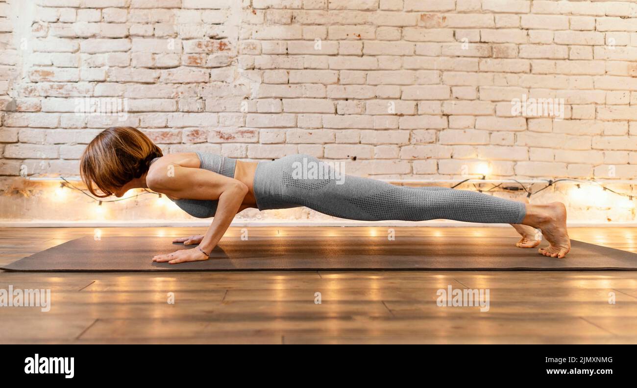 Plank shot hi-res stock photography and images - Alamy