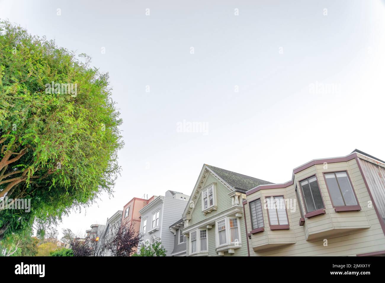 Side by side houses suburbs front view hi-res stock photography and ...