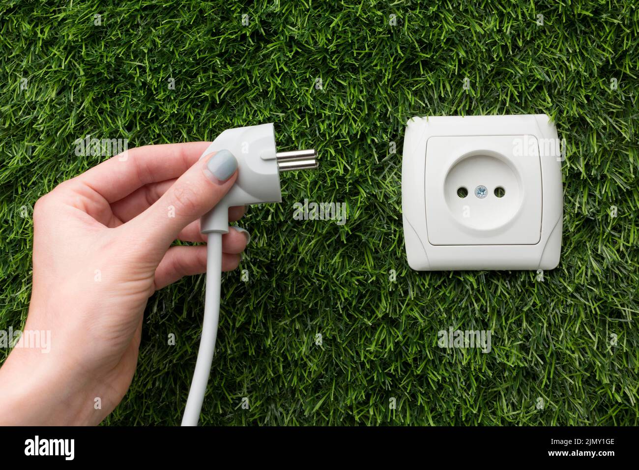 Green line battery charge level hi-res stock photography and images - Alamy