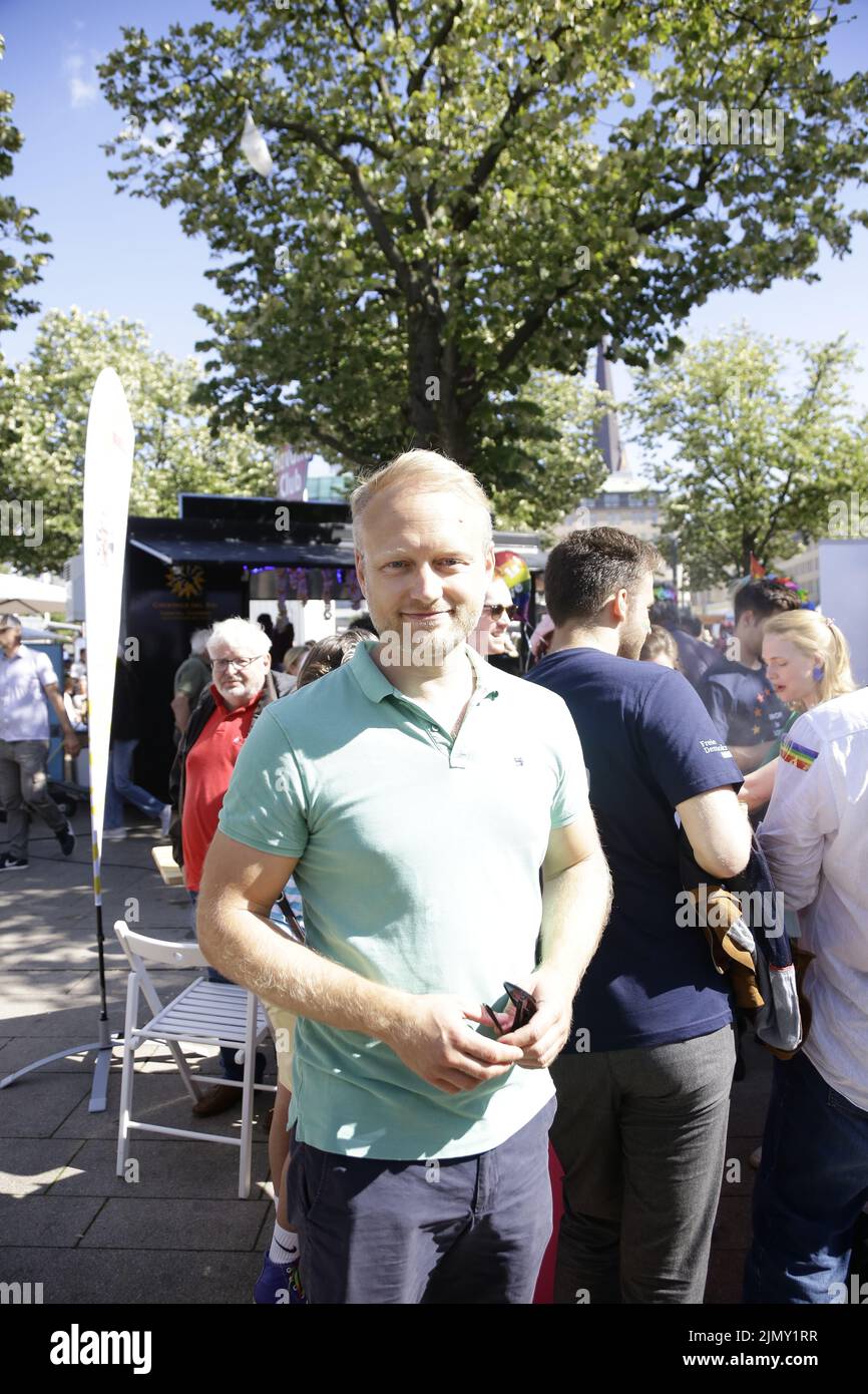 Michael Kruse (MdB) bei der Hamburger CSD-Demonstration und CSD ...