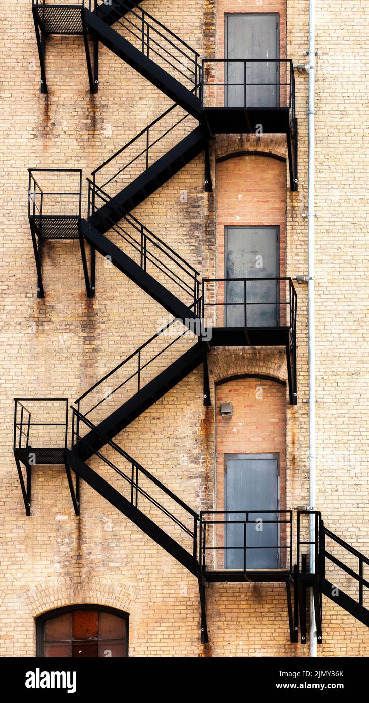 Building fire escape outside hi-res stock photography and images - Alamy